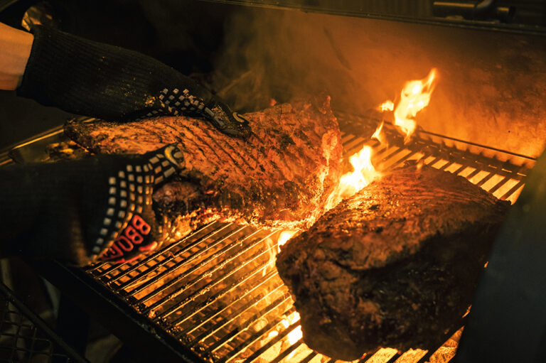 Barbaros Restaurant - Smoked BBQ Meat, Burguers, International Beers ...